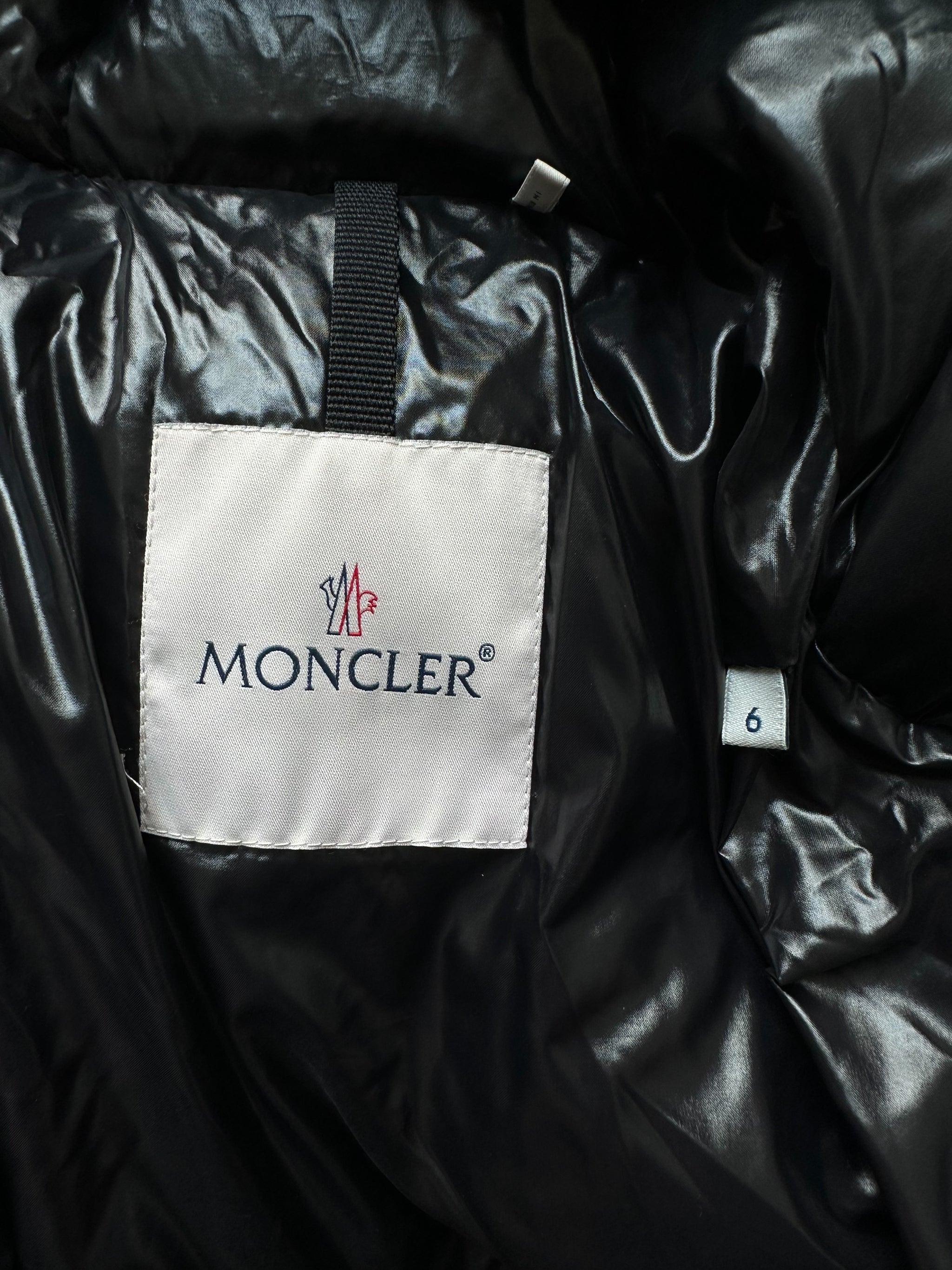 Moncler Black Montcla Logo Repeat Puffer Jackets – Savonches